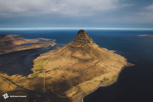 Guide to Mount Kirkjufell and Kirkjufellsfoss Waterfall - BusTravel Iceland