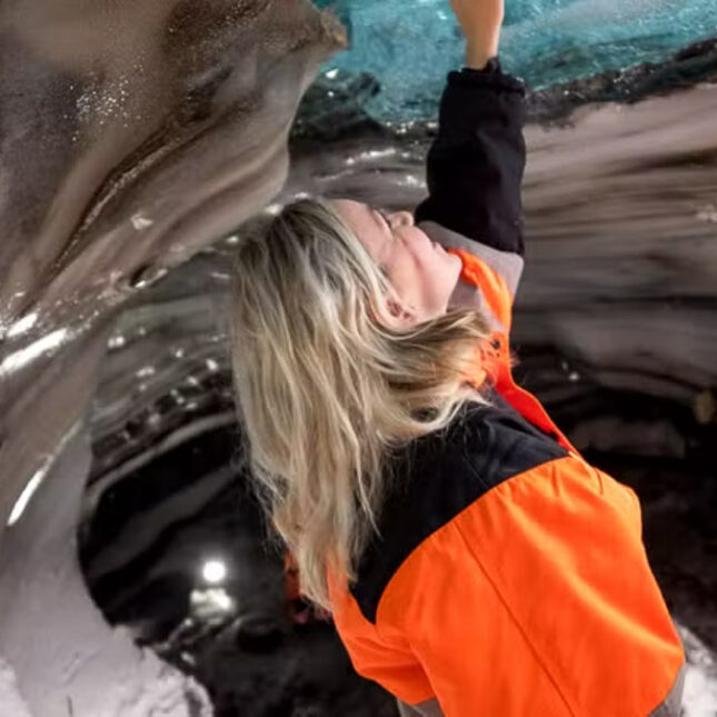 Snowmobiling & Ice Cave at Langjokull from Skjol - BusTravel Iceland