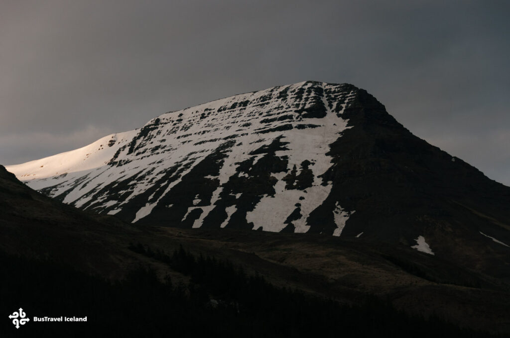 Visitors’ Guide to Mountain Esja in Reykjavik - BusTravel Iceland