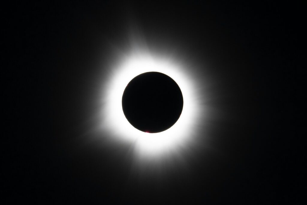 Total solar eclipse iceland 2026 - BusTravel Iceland
